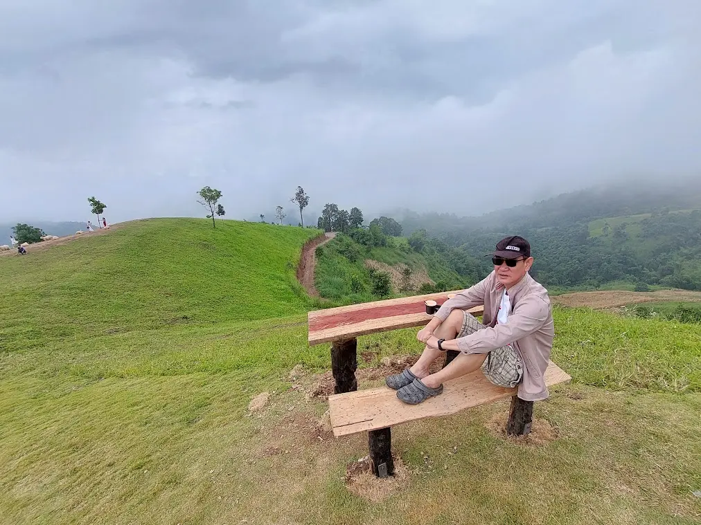 เที่ยวเชียงราย แม่สรวย ฟาร์มแกะคาเฟ่สไตล์อาข่า (Akha Farm Ville ...