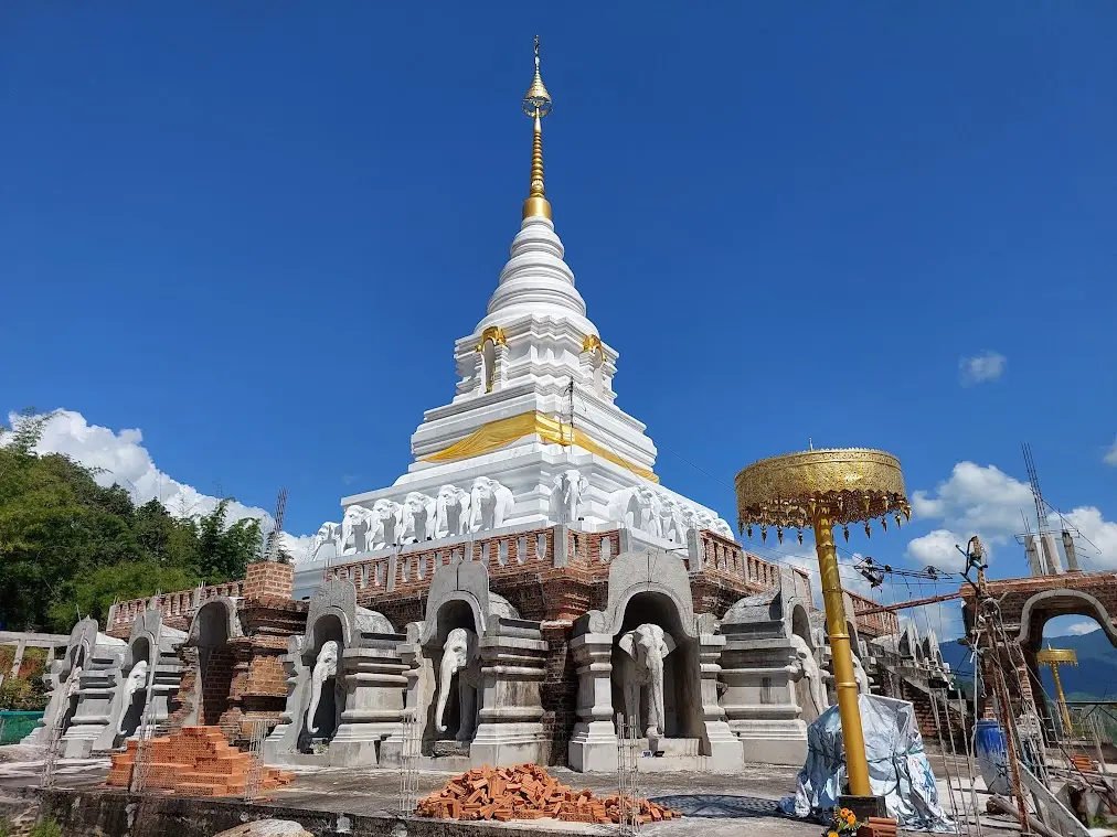 เที่ยวเชียงใหม่ แม่อาย วัดป่าภูมิรัตนหิรัญ (Wat Pa Phum Ratanahiran) - iok2u.com