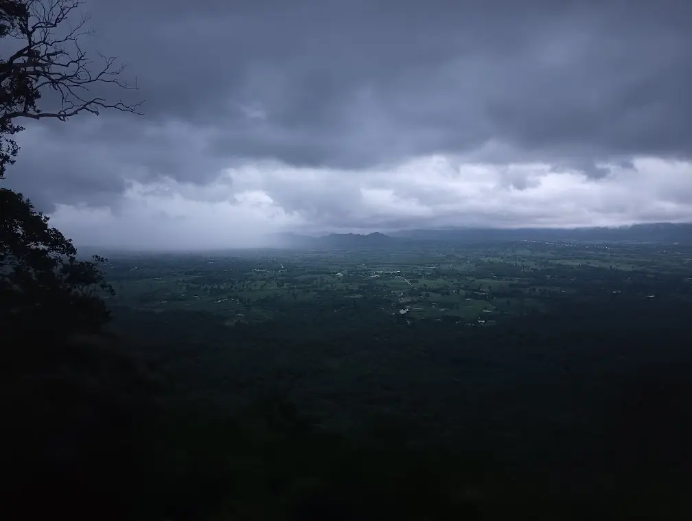เที่ยวชัยภูมิ ภักดีชุมพล จุดชมวิวเขาพังเหย (Khao Phang Hoei Viewpoint) - iok2u.com