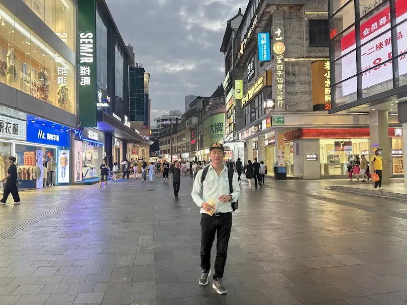 เที่ยวจีน เชินเจิ้น หลัวหู ถนนคนเดินตงเหมิน (Dongmen Pedestrian Street ...